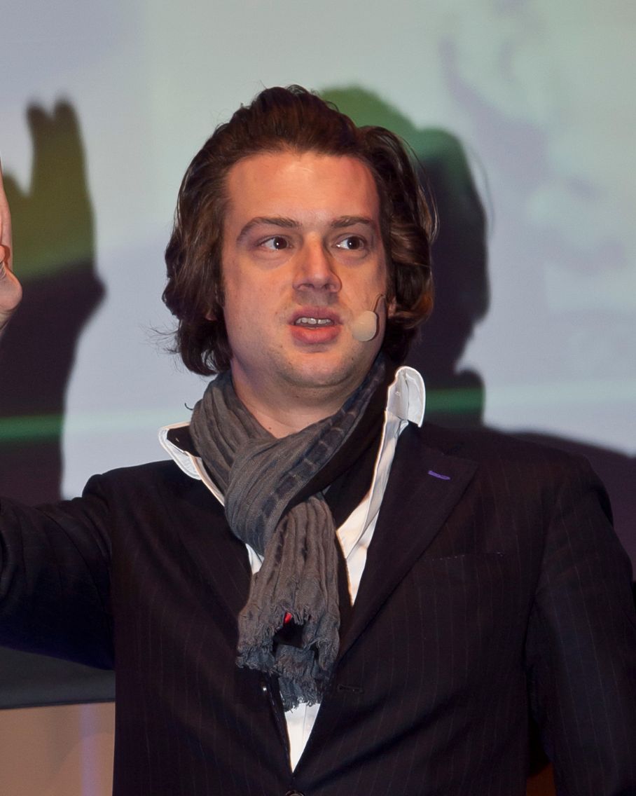 Nils Müller - re.comm